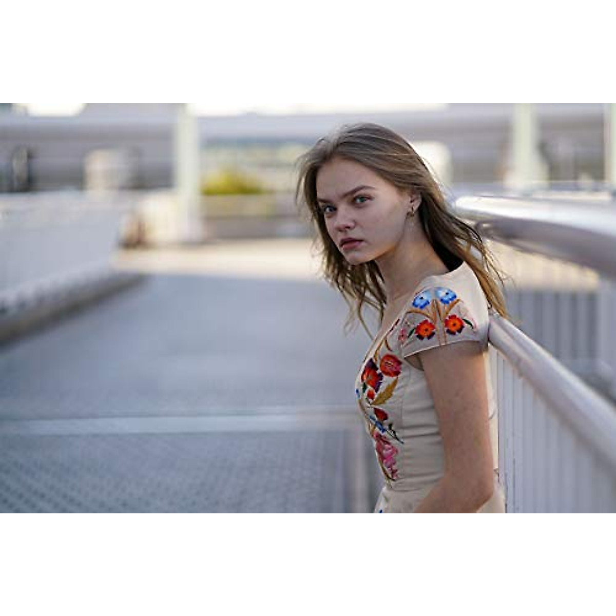 Sony SEL85F18 85mm F/1.8-22 Medium-Telephoto Fixed Prime Camera Lens, Black