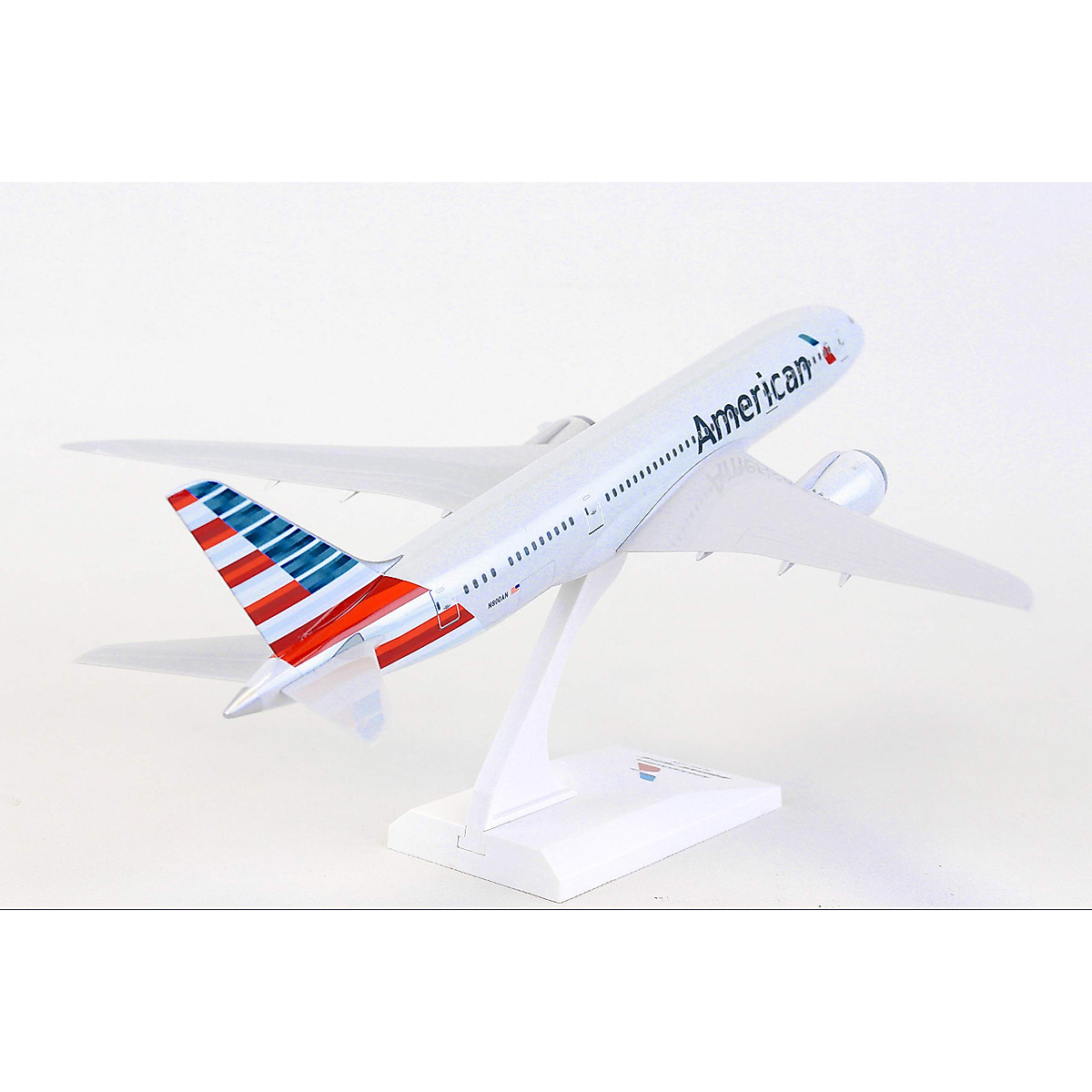 Daron Skymarks American Airlines 787-8 1/200 Scale W/ Wood Stand SKR5088