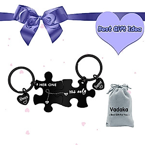 Vadaka Boyfriend Girlfriend Gift Keychain Couples Jewelry Couple Keychain Funny Couple Keyring for Him and Her Anniversary Valentine's Day Birthday Gifts for Husband Wife, His and Her Gifts