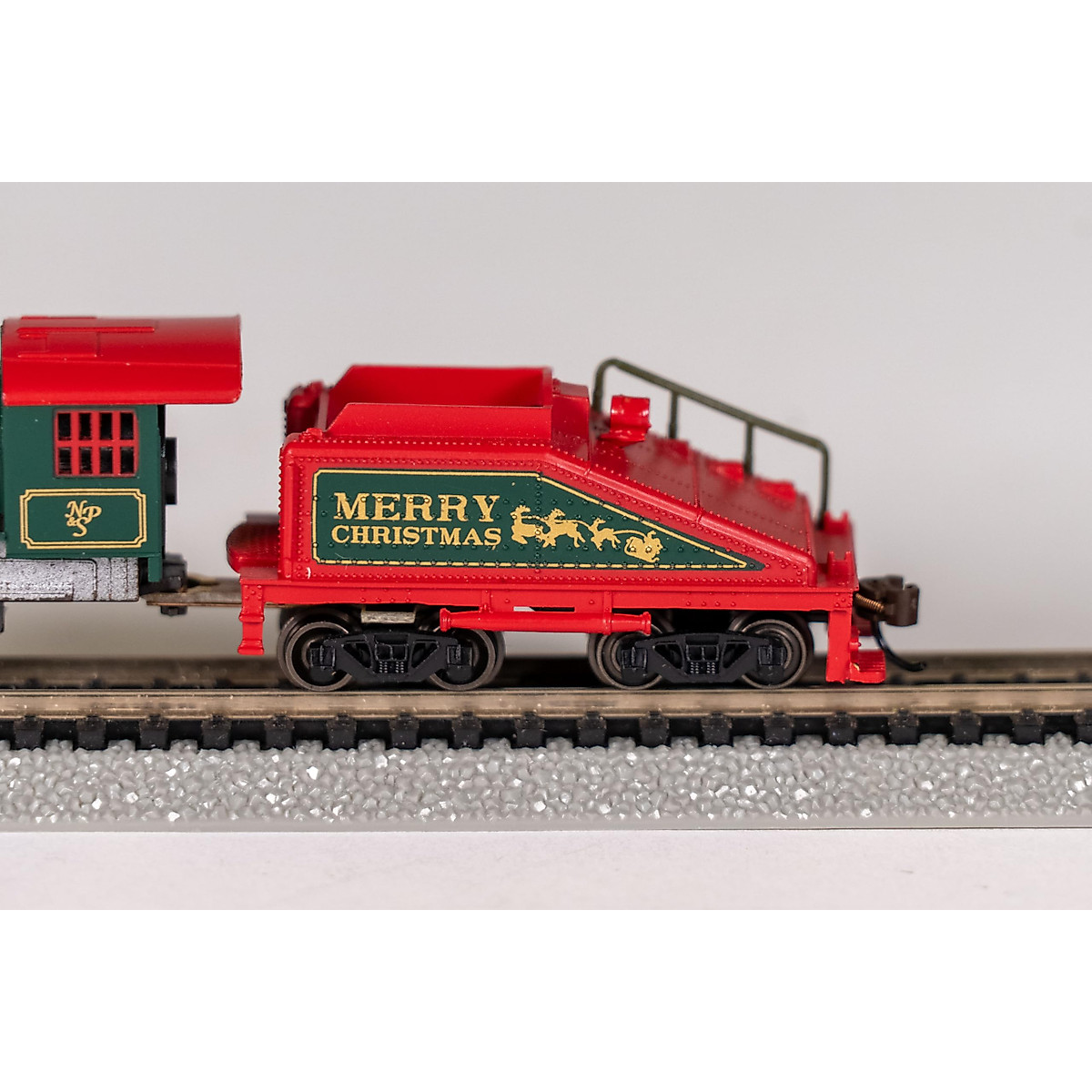 Bachmann Trains - USRA 0-6-0 SWITCHER Locomotive - NP&S® #25 - Christmas - N Scale