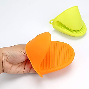 AkoMatial Heat Resistant Mini Glove Clip Durable Silicone Anti-scalding Anti-Slip Baking Kitchen Tool Mitts Grip Oven Pot Holder