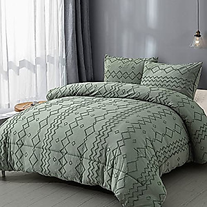 Green Tufted Comforter Set King Size (102×90 inches), Boho Shabby Chic Comforter Geometry Embroidery Bedding Set 3 Pieces (1 Comforter + 2 Pillowcases), Soft Microfiber Comforter for All Seasons
