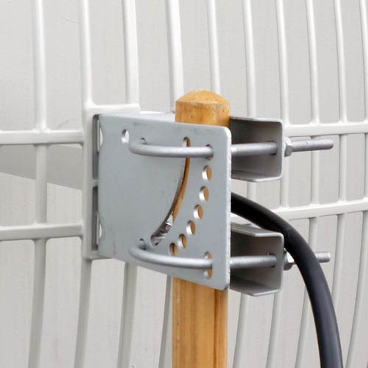 Premiertek Outdoor 2.4GHz 24DBI Directional High-Gain N-Type Female Aluminum Die Cast Grid Parabolic Antenna (ANT-GRID-24DBI)