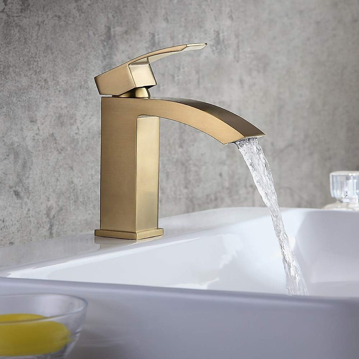 BULUXE Bathroom Sink Faucet in Brushed Gold, Contemporary Style Single Hole Single Handle Deck Mounted Gold Bathroom Faucet Solid Brass Bathroom Basin Mixer Tap cUPC Certified