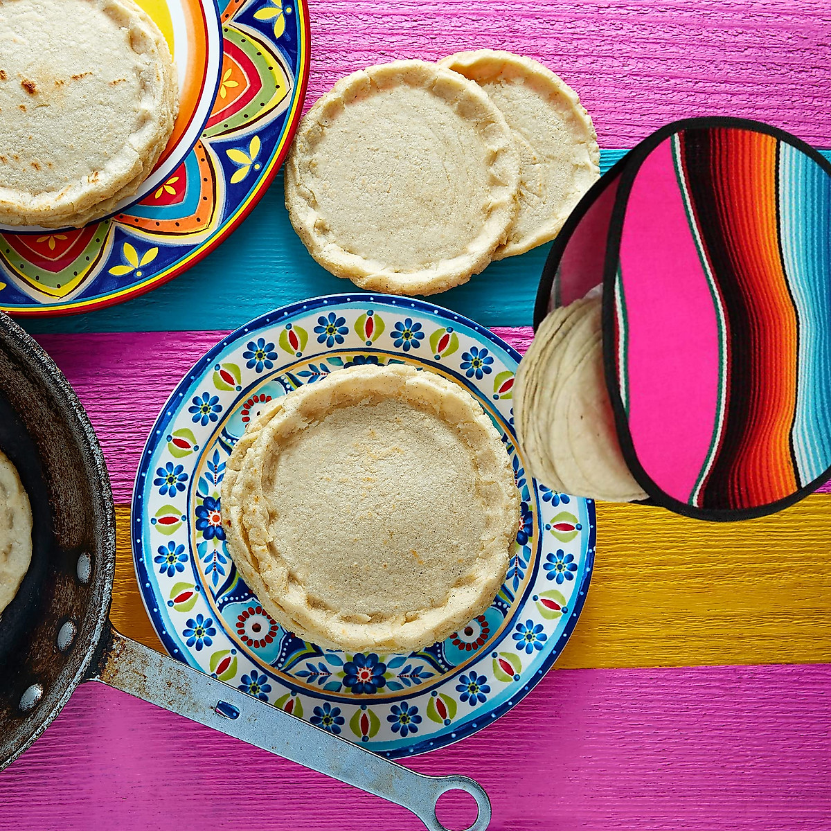 Needzo Cute Kitchen Essentials, Mexican Serape Pattern Tortilla Warmer, Microwavable for Corn and Flour Tortillas, Multicolor