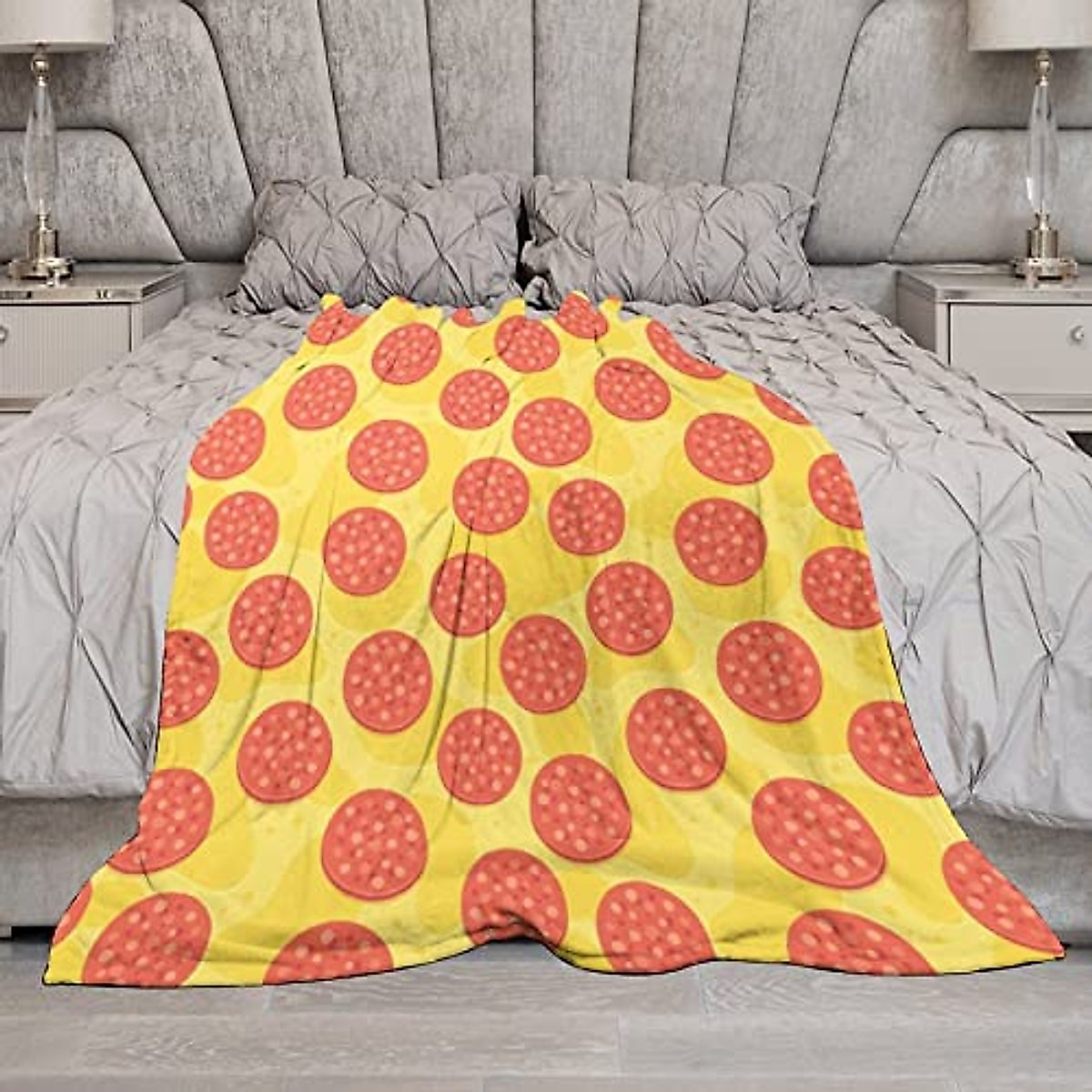 Pepperoni Pizza Pattern Flannel Fleece Throw Blanket Soft Warm Lightweight Fuzzy Plush Blankets for Bed Couch Sofa 70"x80"