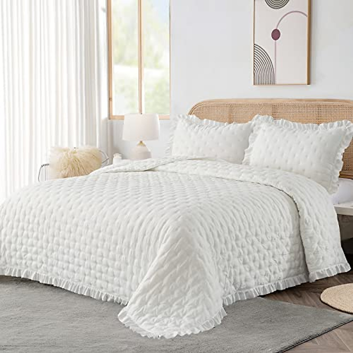 HIARUO 3-Piece Queen Quilt Set - Soft Warm Ultrasonic Reversible Pleated Ruffled Coverlet Bedspread Set (90 x 90 Inch) with 2 Pillow Sham (20 x 26 Inch), White