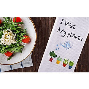 I Wet My Plants Towel - Plant Lover Gifts, Funny Gardening Gift, Joke Gift for Gardener Women Men, Kitchen Waffle Towel Housewarming Gift, Funny Hand Towel Tea Towels for Mom Nana