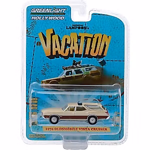 Collectibles Greenlight 44840-E Hollywood Series 24 - National Lampoon's Vacation (1983) - 1970 Oldsmobile Vista Cruiser 1/64 Scale