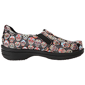 Easy Works Women's Bind Health Care Professional Shoe, Skull Patent, 6 B(M) US