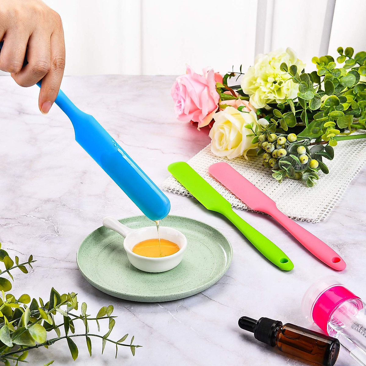 Mudder 3 Pieces Non-stick Wax Spatulas Silicone Spatula Waxing Applicator Hair Removal Sticks Applicator Spatula Reusable Scraper Hard Wax Sticks for Home Salon Body Use (Pink, Blue, Green)