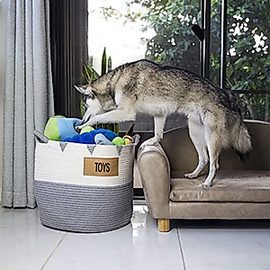 Midlee White & Grey Triangle Toys Basket