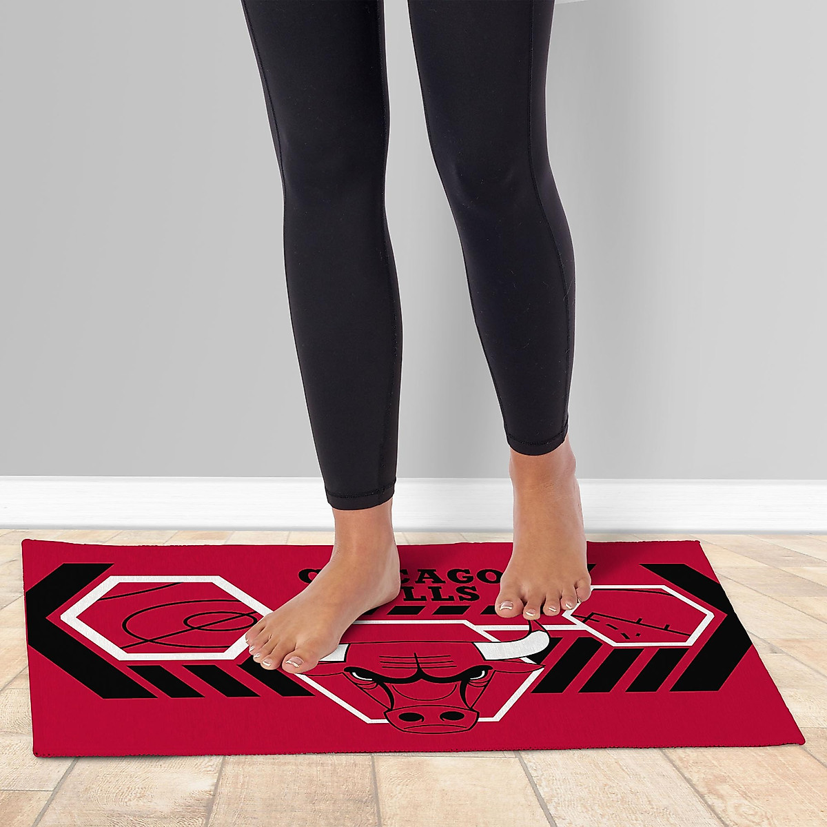 Northwest NBA Chicago Bulls Washable Rug, 20" x 32", Agile