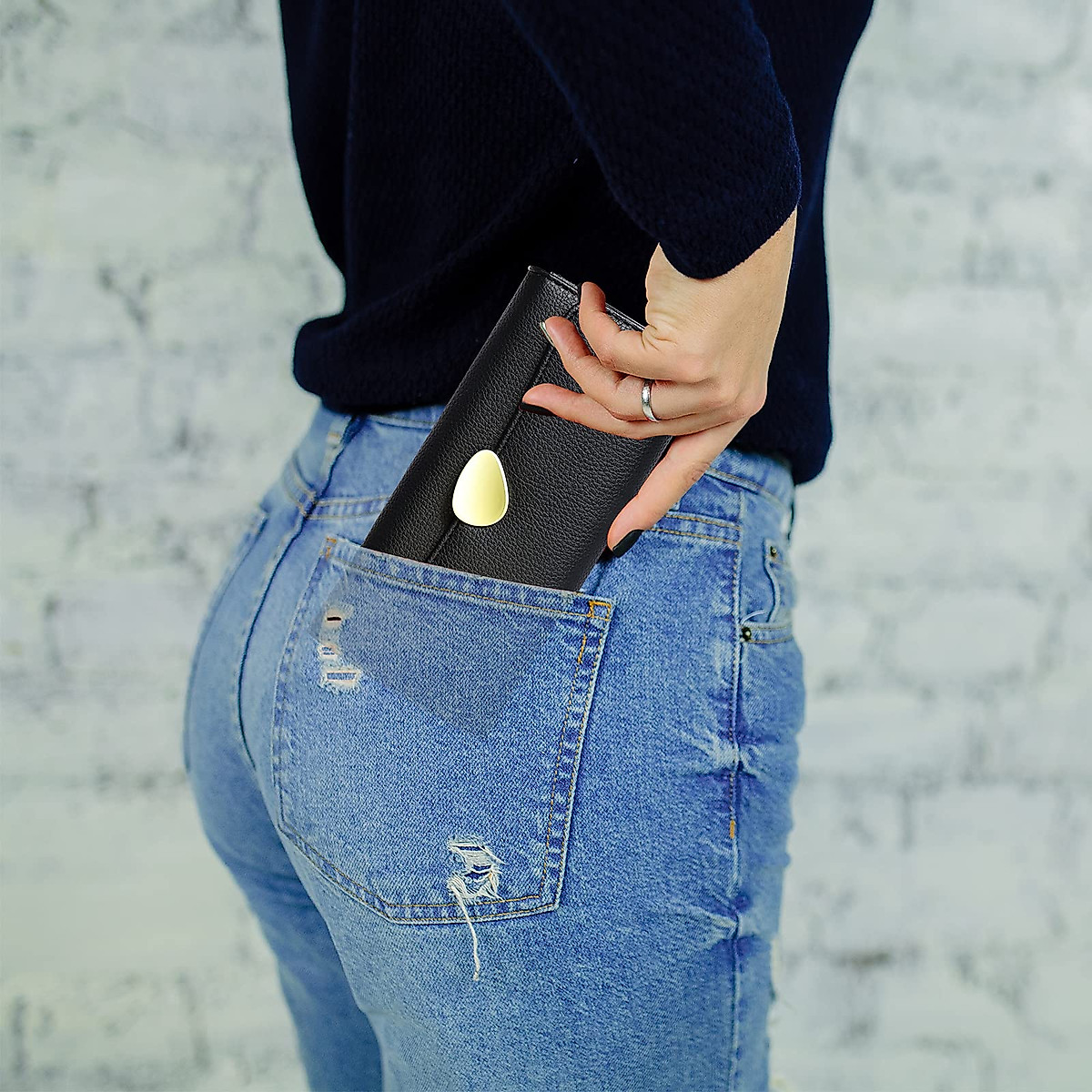 OYATON Clutch Wallets for Women, Soft Faux Leather Women Wallet with Phone Holder Zip Coin Pocket and Cute Leaf Shaped Snap Closure (Black)