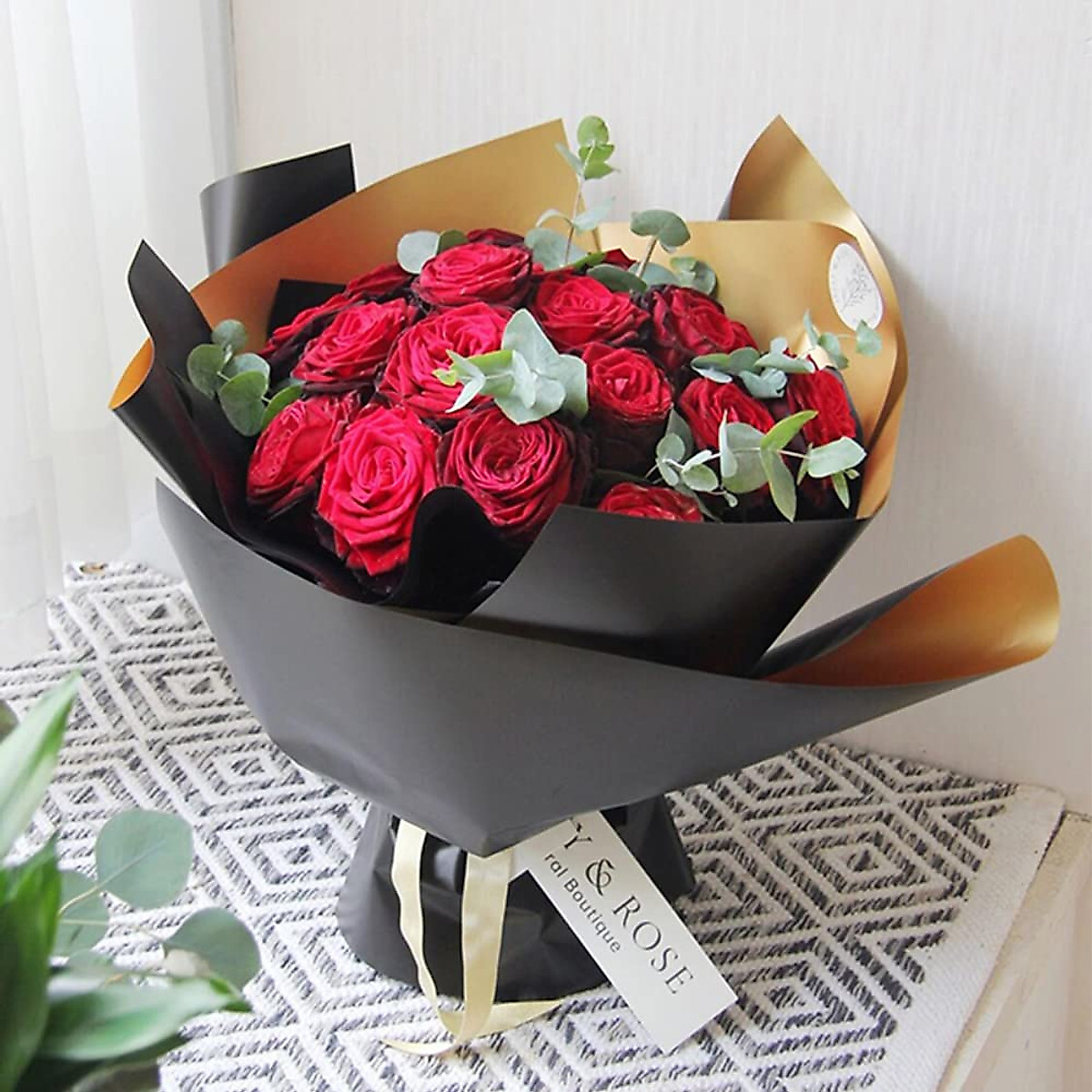 YEXEXINM 40pcs Double Sided Gold Black Flower Wrapping Paper, 22.8X22.8 Inch Waterproof Floral Wrapping Paper Sheets Florist Bouquet Supplies Packaging Paper for Wedding Engagement DIY Crafts Gift