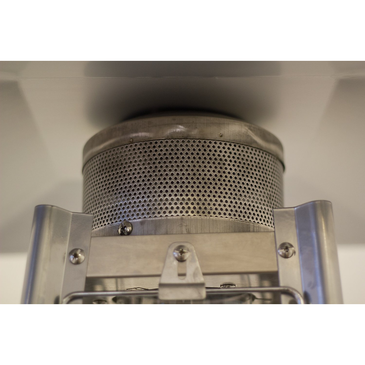 Hiland HLDSO1-WGTHG Pyramid Glass Tube Propane Patio Heater w/Wheels, 40,000 BTU, Hammered Bronze