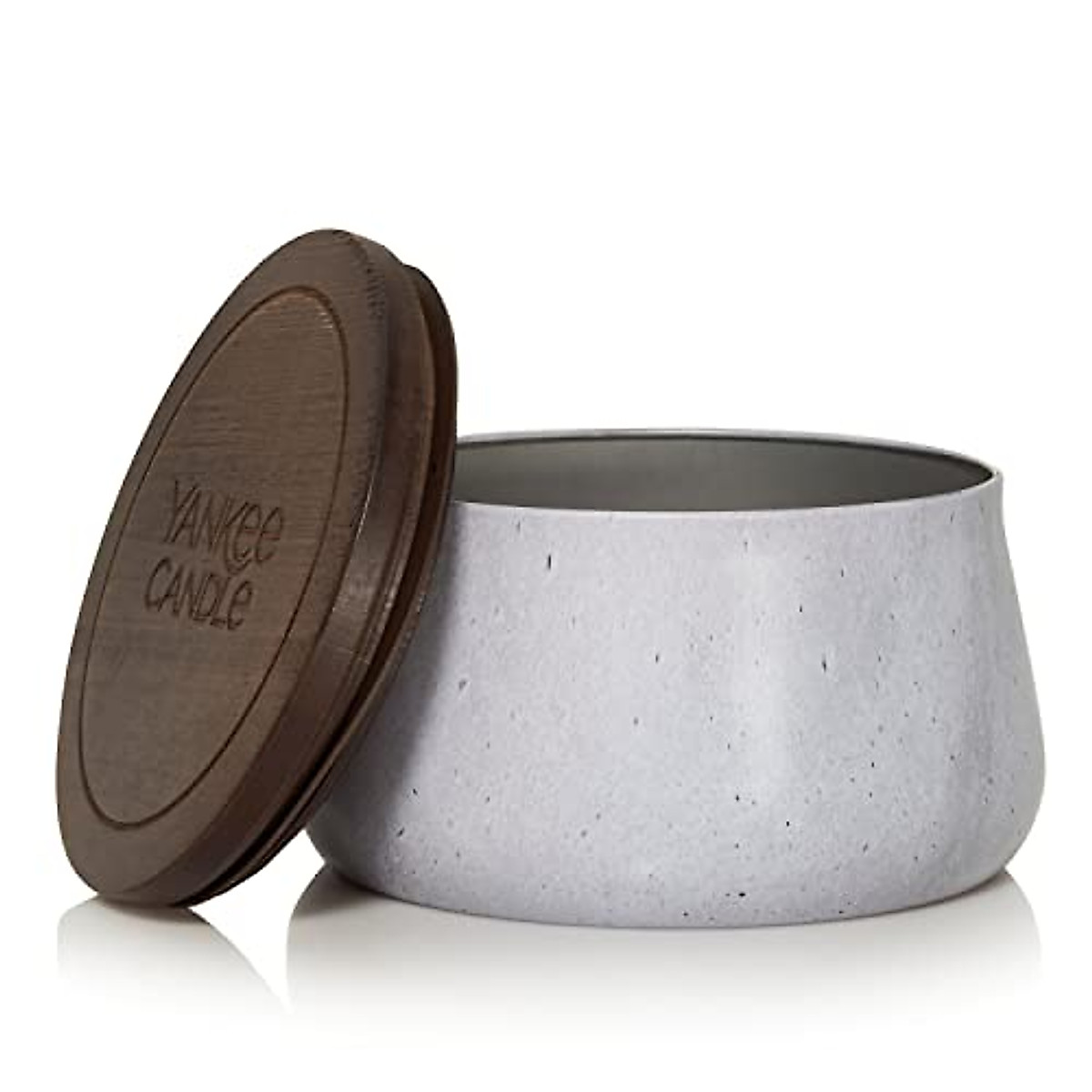 Yankee Candle Flowing Wisteria Vines Large Outdoor Candle