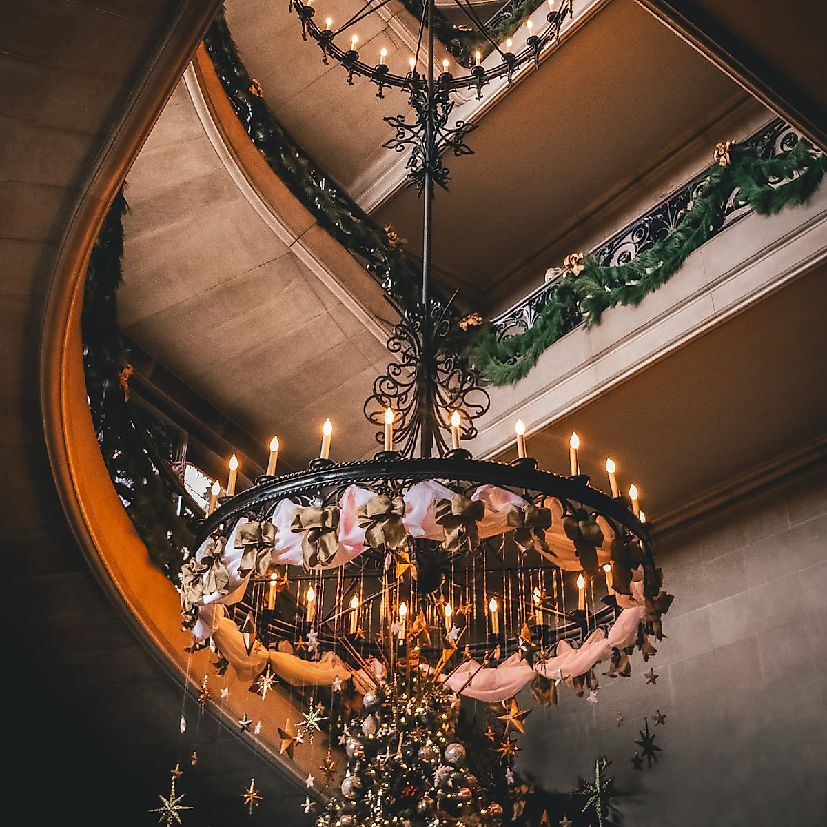 E14 LED Candelabra Bulb 40W Equivalent 4W Dimmable LED Candle Light Bulbs, 3000K Soft White 400 Lumen E14 Frosted Glass Decorative Bulb, 4 Pack