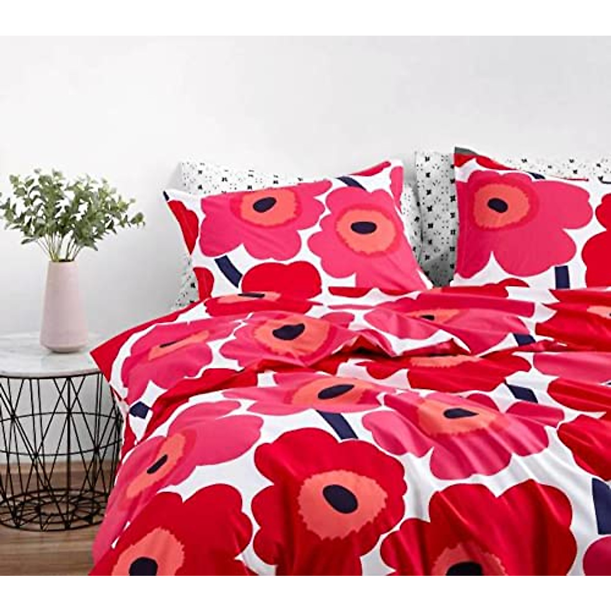 Marimekko - Queen Comforter Set, Cotton Bedding with Matching Shams, Lightweight Home Decor for All Seasons (Unikko Red, Queen)