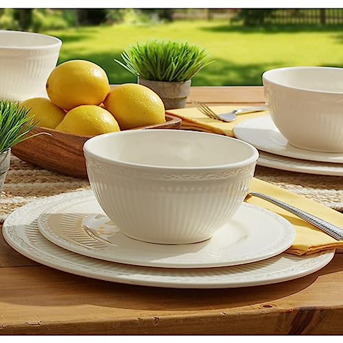 Mikasa Italian Countryside Melamine Outdoor Dinnerware Set, Service for 4, Cream, 12 Piece