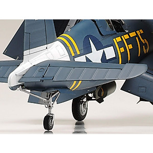 TAMIYA 60327 1/32 Vought F4U-1D Corsair Plastic Model Airplane Kit for 168 months to 1200 months