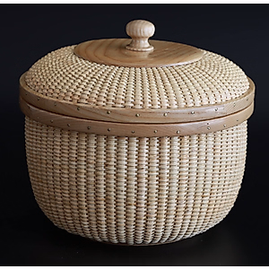 Nantucket Basket Wisteria Woven Natural Material Basket with Lid Storage Basket Round Shape