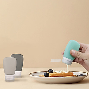 TACYKIBD 4Pcs Squeeze Salad Dressing Bottles, Leakproof Mini Sauce Condiment Bottles and Dressing to Go for Lunch, Portable Salad Dressing Container with 2Pcs Cleaning Brush (1.3OZ, 38ML)