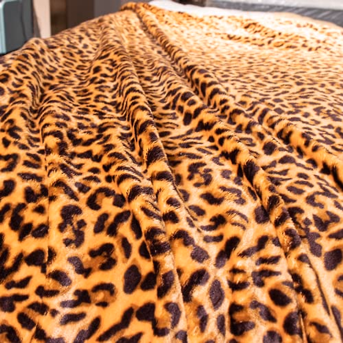 Leopard Blanket Cozy Warm Cheetah Print Throws and Blankets Fuzzy Plush Fleece Blankets with Leopard Print for Sofa, Couch, Bed 60 * 80 Inch