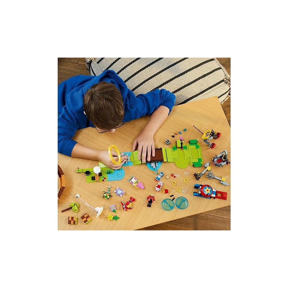 LEGO Sonic The Hedgehog Sonic’s Green Hill Zone Loop Challenge Building Toy Set, Sonic Adventure Toy with 9 Sonic and Friends Characters, Fun Gift for 8 Year Old Gamers and Young Fans, 76994