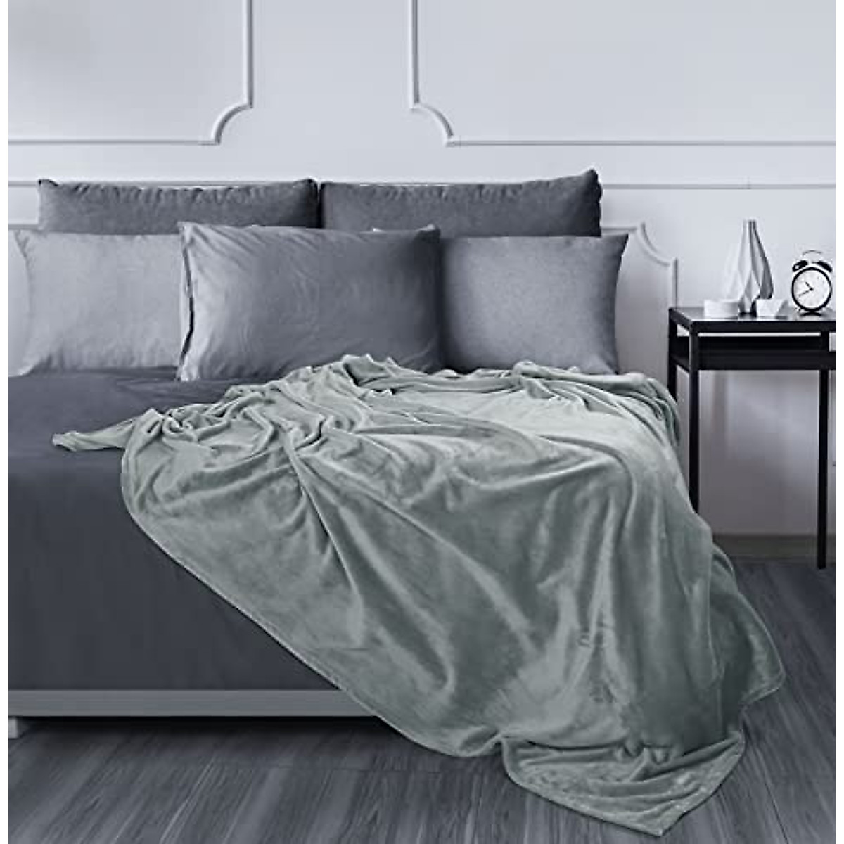Utopia Bedding Fleece Blanket Queen Size Cool Grey Lightweight Fuzzy Soft Anti-Static Microfiber Bed Blanket (90x90 Inches)