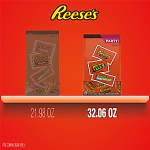 REESE'S Chocolate Peanut Butter Assortment Snack Size, Individually Wrapped Candy Bulk Party Pack, 32.06 oz