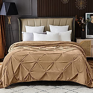 KAWAHOME Super Soft Minky Blanket King Size Extra Warm Pinched Pleat Sherpa Winter 380GSM Blanket for Couch Sofa Bed, 108" X 90" (Camel)