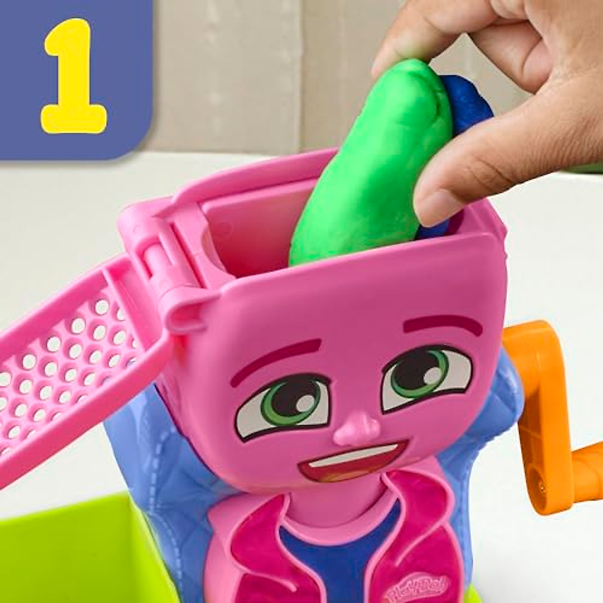 Play-Doh Hair Stylin' Salon Playset with 6 Cans, Pretend Play Toys for Girls and Boys Ages 3 and Up