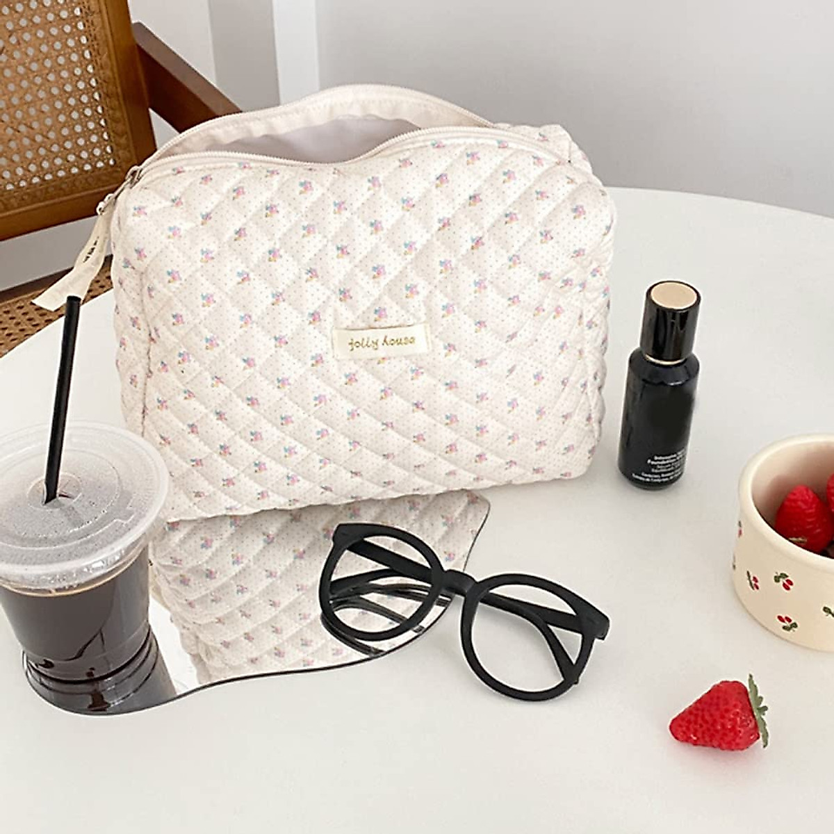 Lushandy Makeup Bag Cotton Travel Cosmetic Bag Cute Pouch Toiletry Bag Quilted Floral Organizer Bag Large Capacity Coquette Aesthetic Portable Storage Zipper Purse for Women