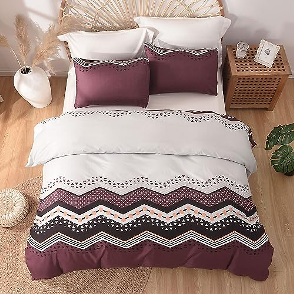 Lekesky Red Duvet Cover Queen, Soft Boho Aztec Striped Bohemian Bedding Duvet Cover Set with Zipper Closure Corner Ties (No Comforter)