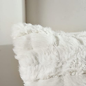 Yunyiio Faux Fur Pillowcase Fluffy Plaid Hold Pillowcase Pillow Shams Fluffy Plush Decorative Pillowcase (Queen, Beige)