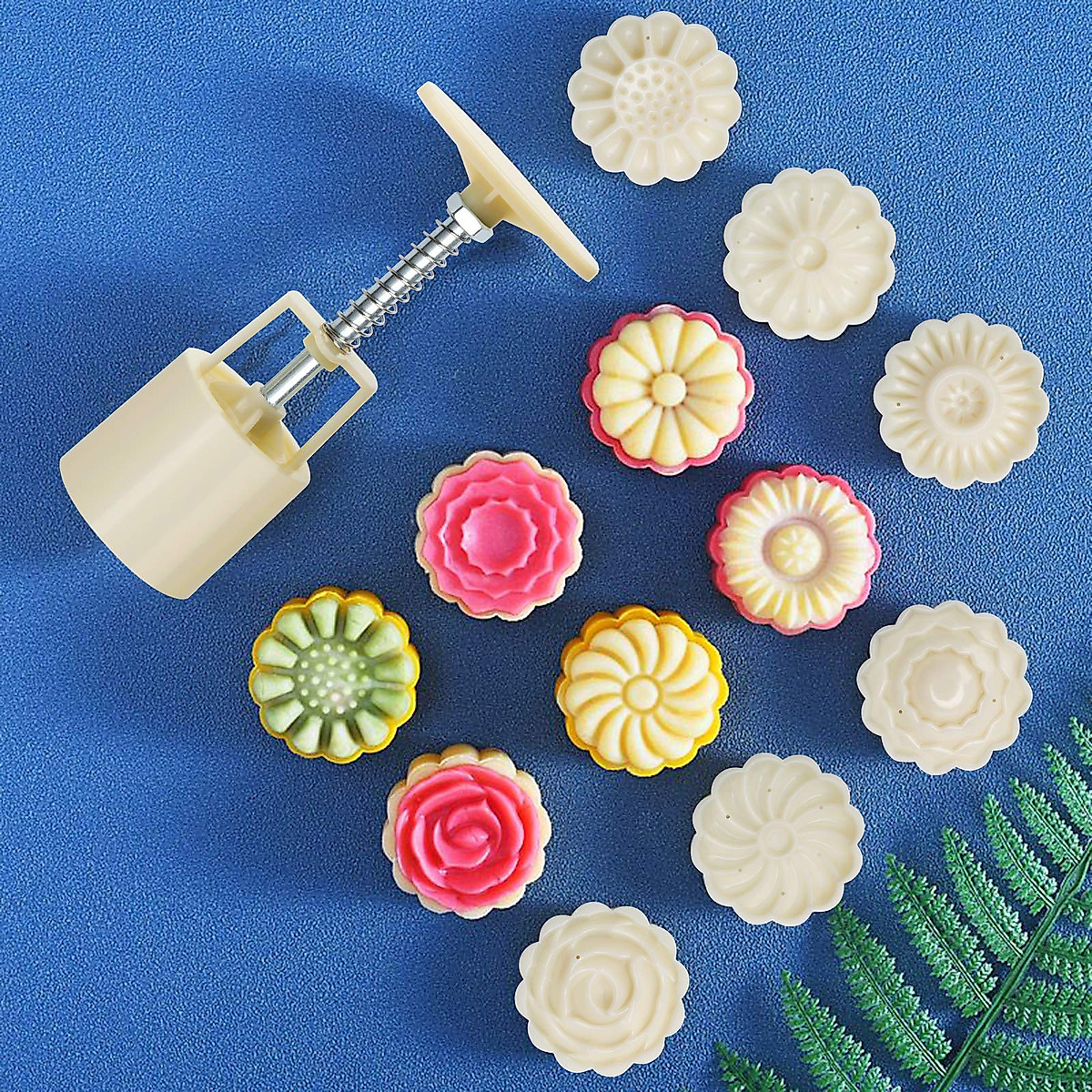 Moon Cake Mould 50g, Luxiv 12 PCS Pattern Hand-Pressure Mooncake Molds for Mid-Autumn DIY Pastry Tool 2 Sets with 6pcs Round Flower Mooncake Mode and 6 Pcs Square Pattern Mooncake Mould (White, 50g)