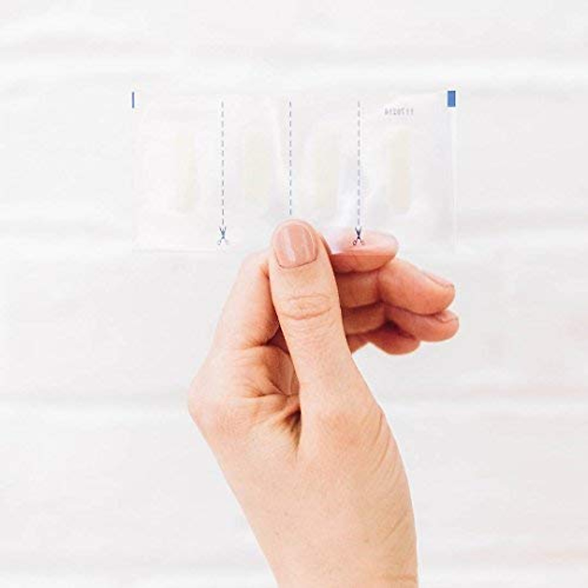 Parissa Eyebrow Shaper Wax Strip, 32 count, pink