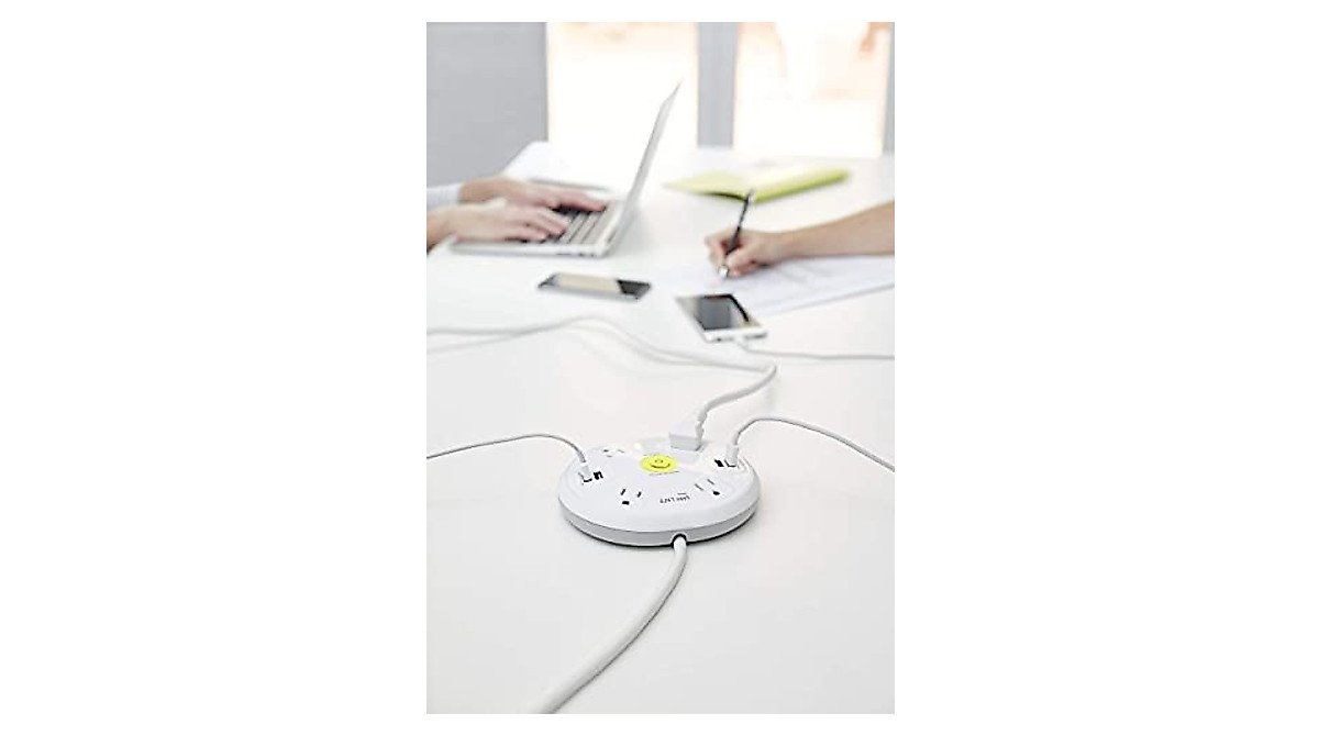 Power Strip Surge Protector Hub with USB and 4 Outlets | Easylife Tech