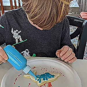 Hedume 30 Pack 4-Ounce Plastic Squeeze Bottles with Red Tip Cap and Measurement - BPA-Free, Latex-Free, Food-Grade - Good for Crafts, Art, Glue, Sauces, Ketchup, BBQ