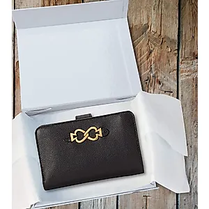 Purple Q Crafts White Hard Gift Box with Magnetic Closure Lid 7 inch x 5 inch x 1.6 inch Rectangle Small Boxes For Gifts With White Glossy Finish (2 Boxes), 1 Count (Pack of 2)