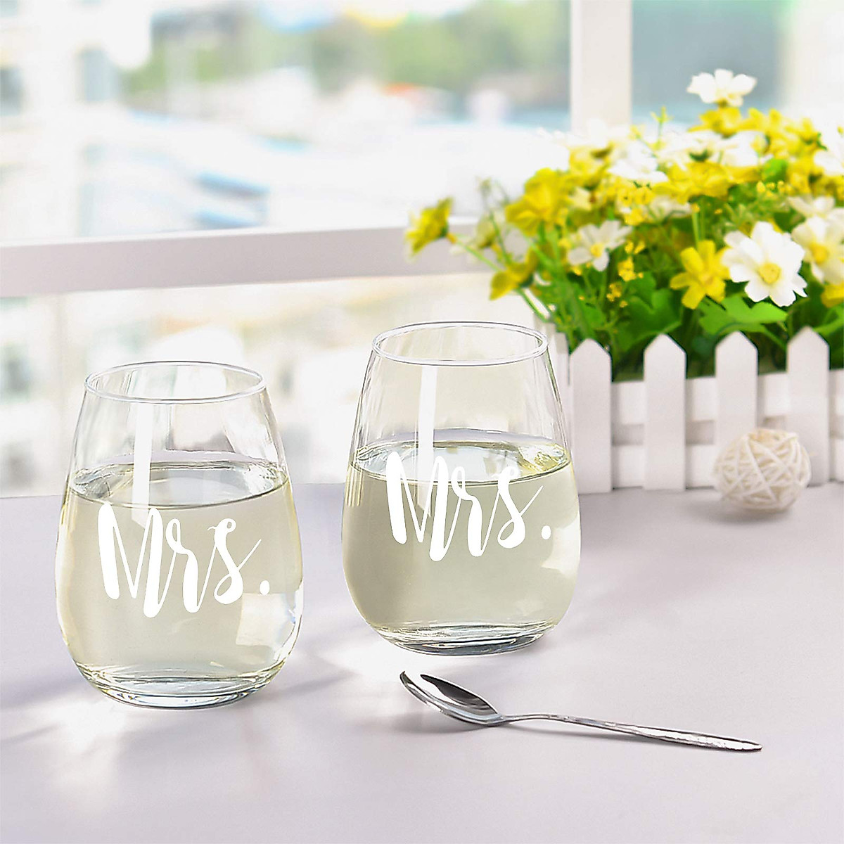Modwnfy Mrs and Mrs Stemless Wine Glass Set of 2, Couple Set for Her Wife Girlfriend Lesbian Couple, Unique Gift Idea for Wedding Engagement Valentine’s Day Birthday Anniversary, 15 Oz
