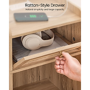 CHOEZON Nightstand with Charging Station, Side Table with Rattan-Style Drawer and Storage Shelf, Modern Rattan Night Stand with 2 USB Ports, Boho End Table Bedside Table for Bedroom, Natural MBZ01UWO