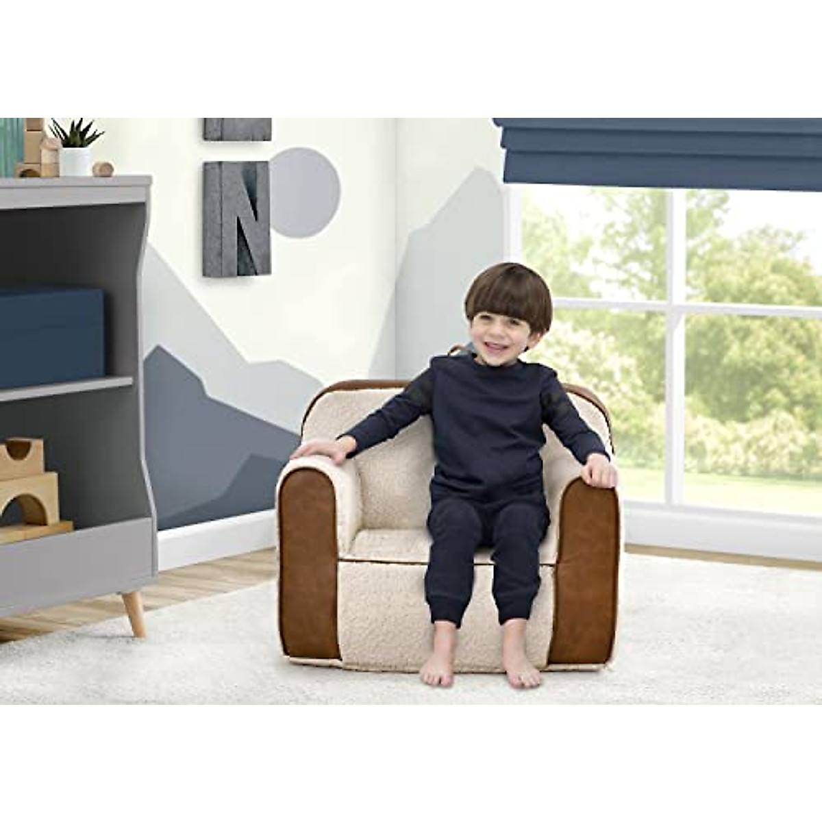 Delta Children Cozee Sherpa Chair for Kids, Cream Sherpa/Faux Leather