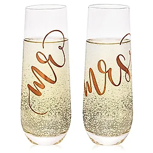 Juvale Set of 2 Mr and Mrs Champagne Toasting Flutes for Bride and Groom, His and Hers Wedding Day Glasses for Newlyweds, Engagement, Wedding and Bridal Shower Gifts (Rose Gold, 10oz)