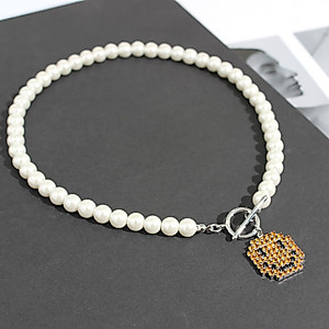LecAit Pearl Necklaces for women Smiley Face Pearl Necklaces Face Pendant Necklace for Women Y2k Fashion Cute Smiley Toggle Pearls Necklace