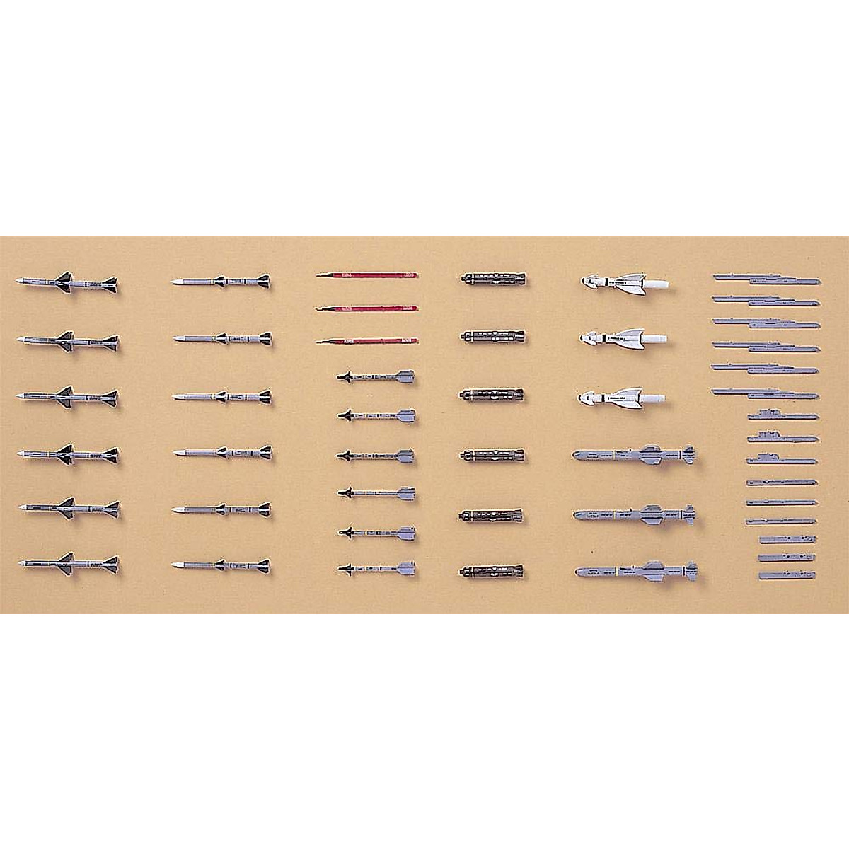 Hasegawa Us Aircraft Weapons 5 Missiles and Launcher Set 1/72
