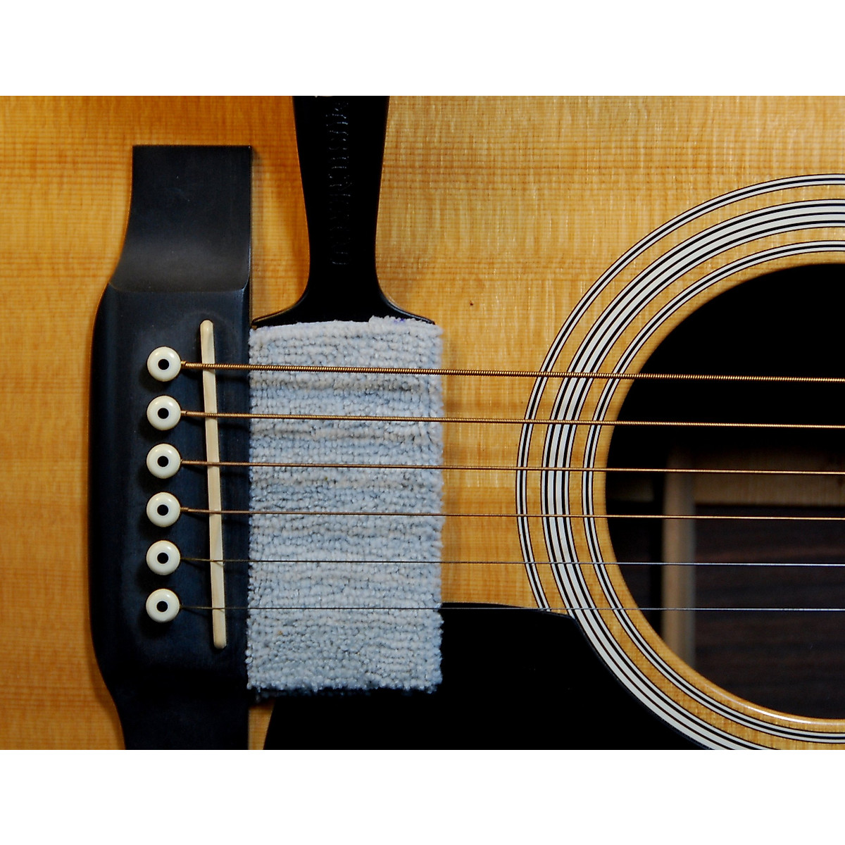 MusicNomad The Nomad String, Body, & Hardware Cleaning Tool (MN205)