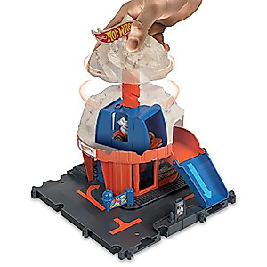 Hot Wheels City Track Set with 1 Car, Track Play That Connects to Other Sets, Ice Cream Shop Playset​​