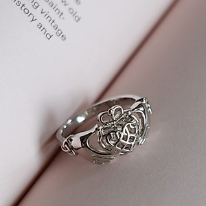 Soosi Claddagh Rings for Women, Personalized Mothers Rings with 1 2 3 Birthstones, Custom Mother Daughter Rings, Birthstone Rings for Women